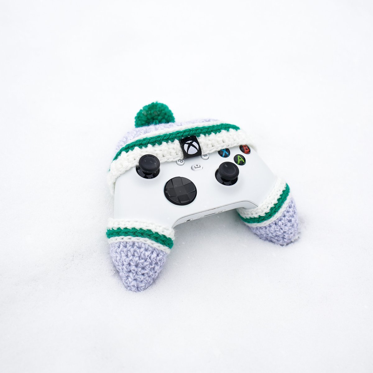Xbox Canada offers solution for cold controllers in the Winter ...