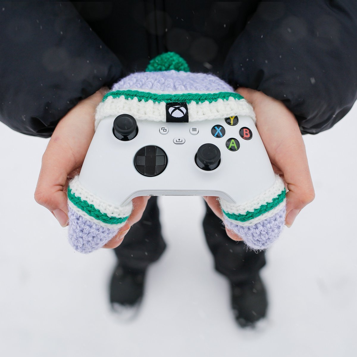Xbox Canada offers solution for cold controllers in the Winter ...