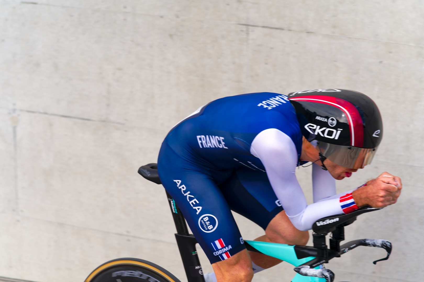 French pro cyclist hit by a car during training: "I have no memory of ...