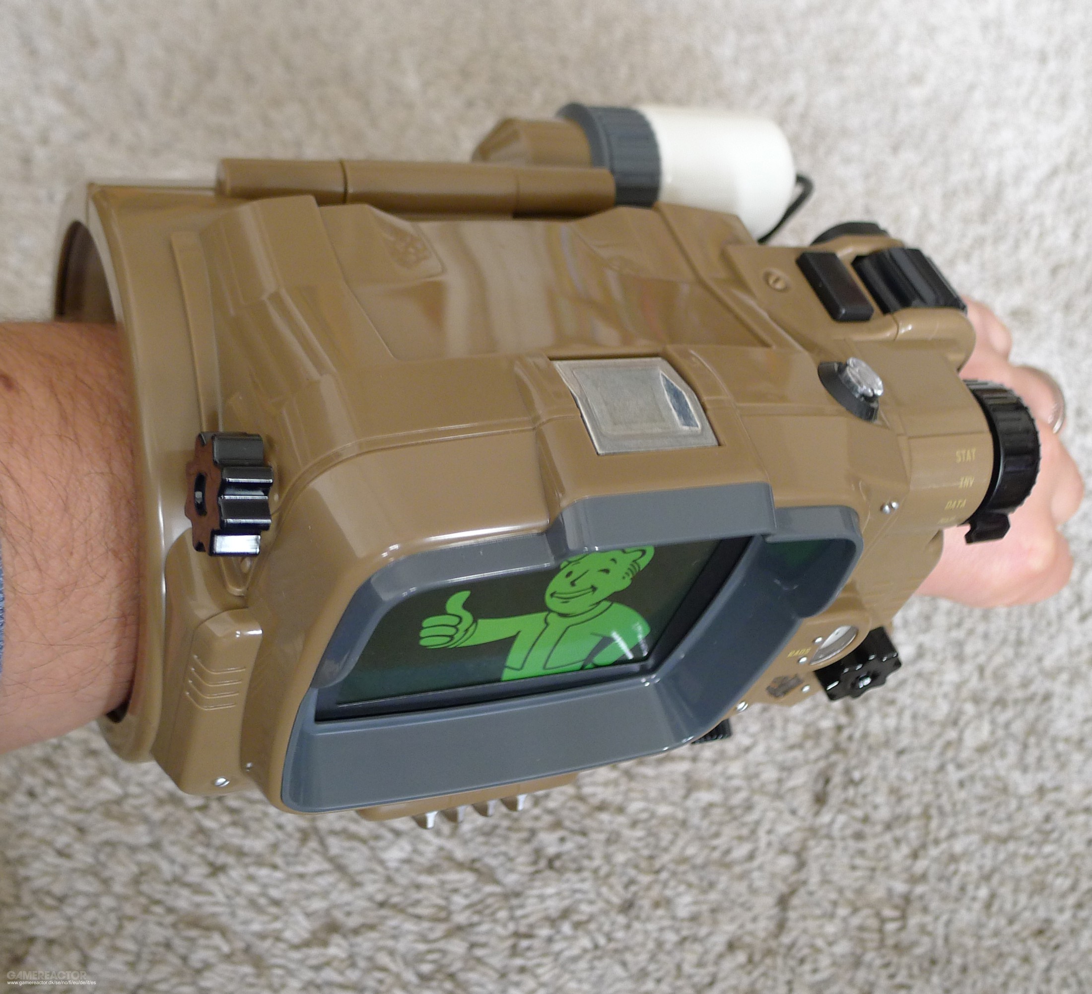Unboxing Fallout 4: Pip-Boy Collector's Edition