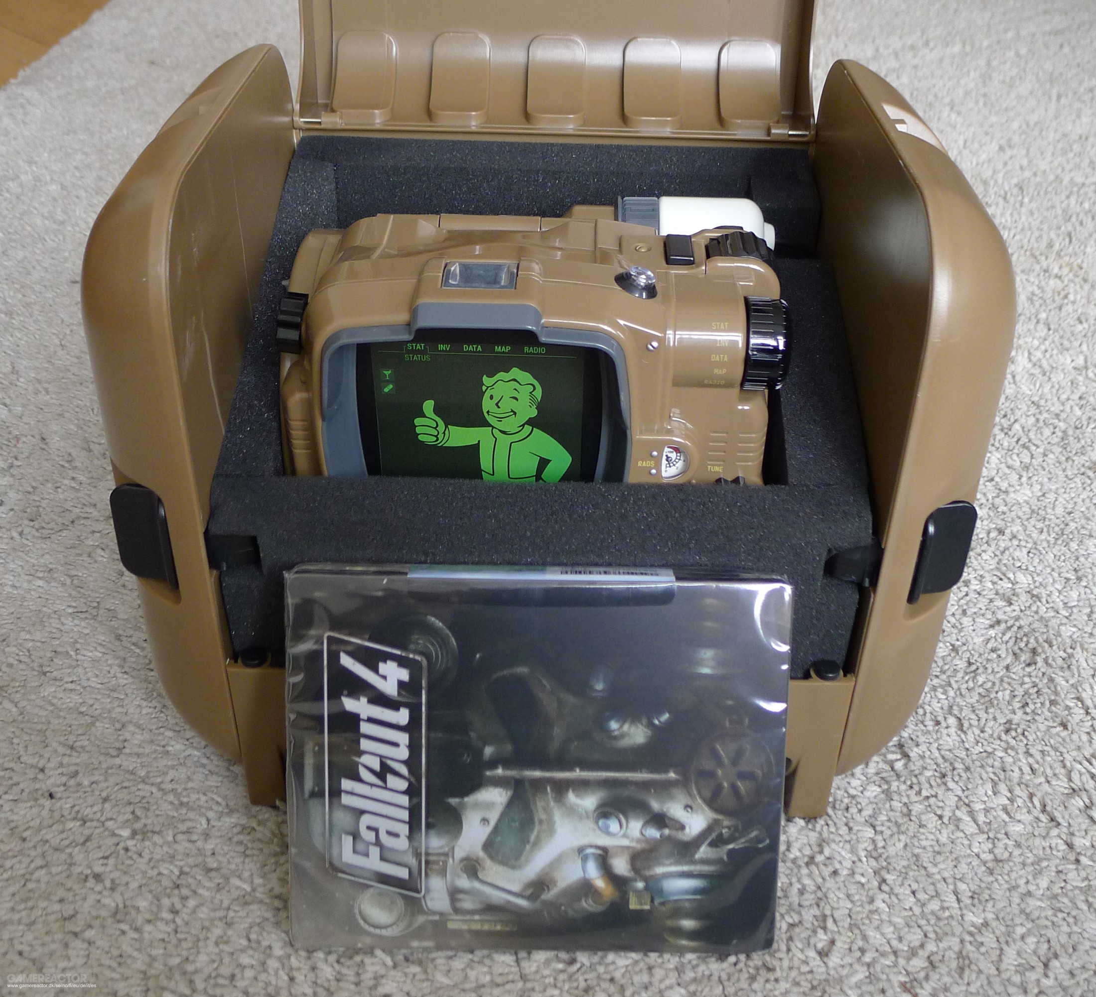 Unboxing Fallout 4: Pip-Boy Collector's Edition