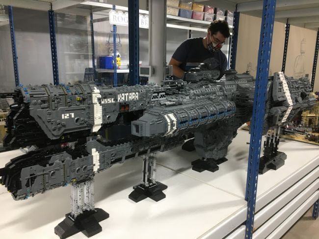 Halo fan constructs over two meter long UNSC ship - Halo Infinite ...