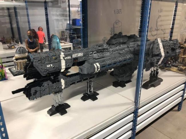 Halo fan constructs over two meter long UNSC ship - Halo Infinite ...