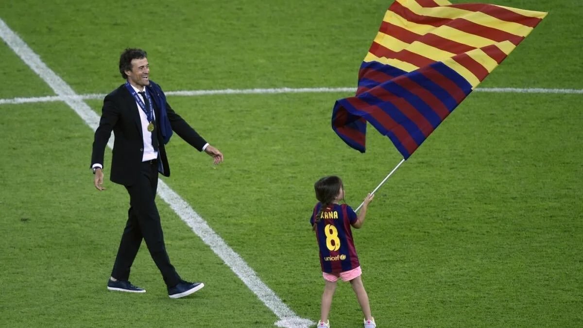 The lovely tribute to Luis Enrique's late daughter by PSG fans at ...