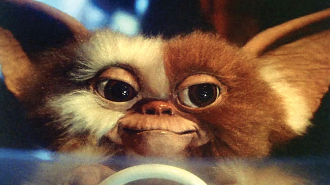 The MultiVersus version of Gizmo can sing and has a bow