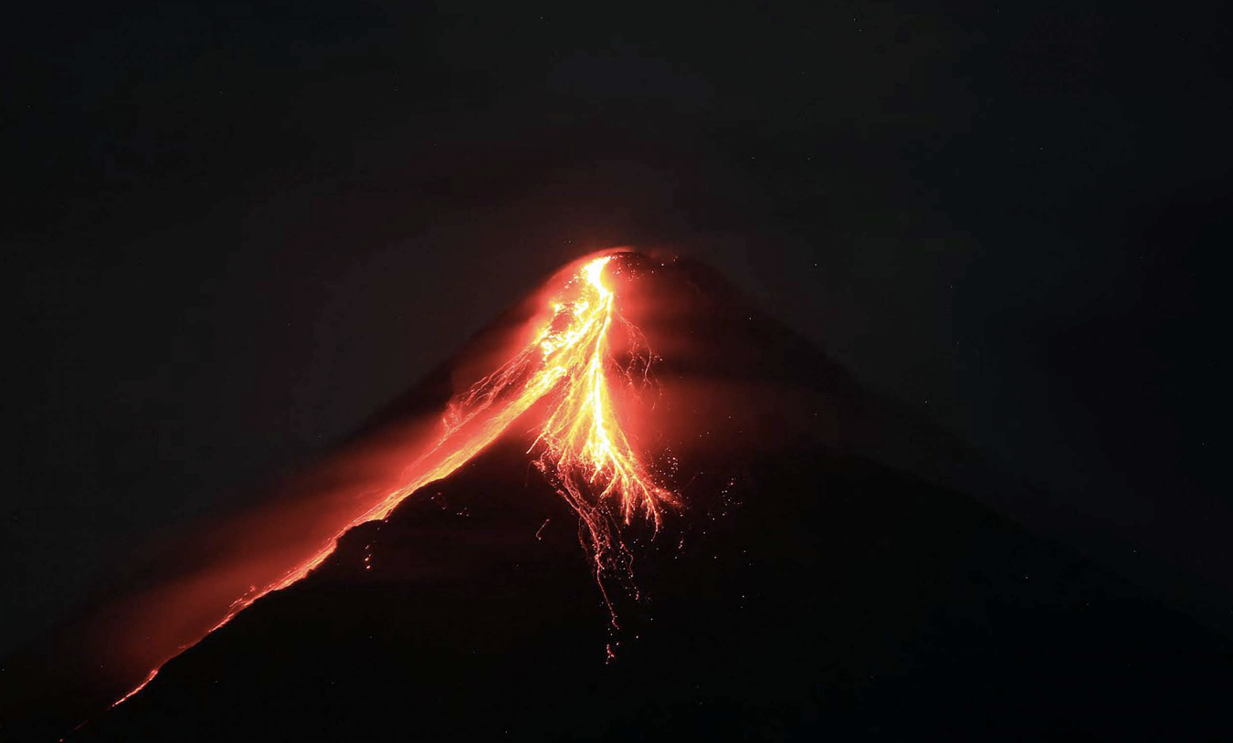 Philippines evacuates thousands after Mayon Volcano stirs again ...