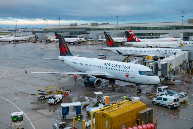 A fake pilot flew passengers around the world for nearly two decades ...