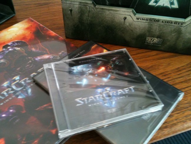 Starcraft II unboxing - Starcraft II: Wings of Liberty - Gamereactor