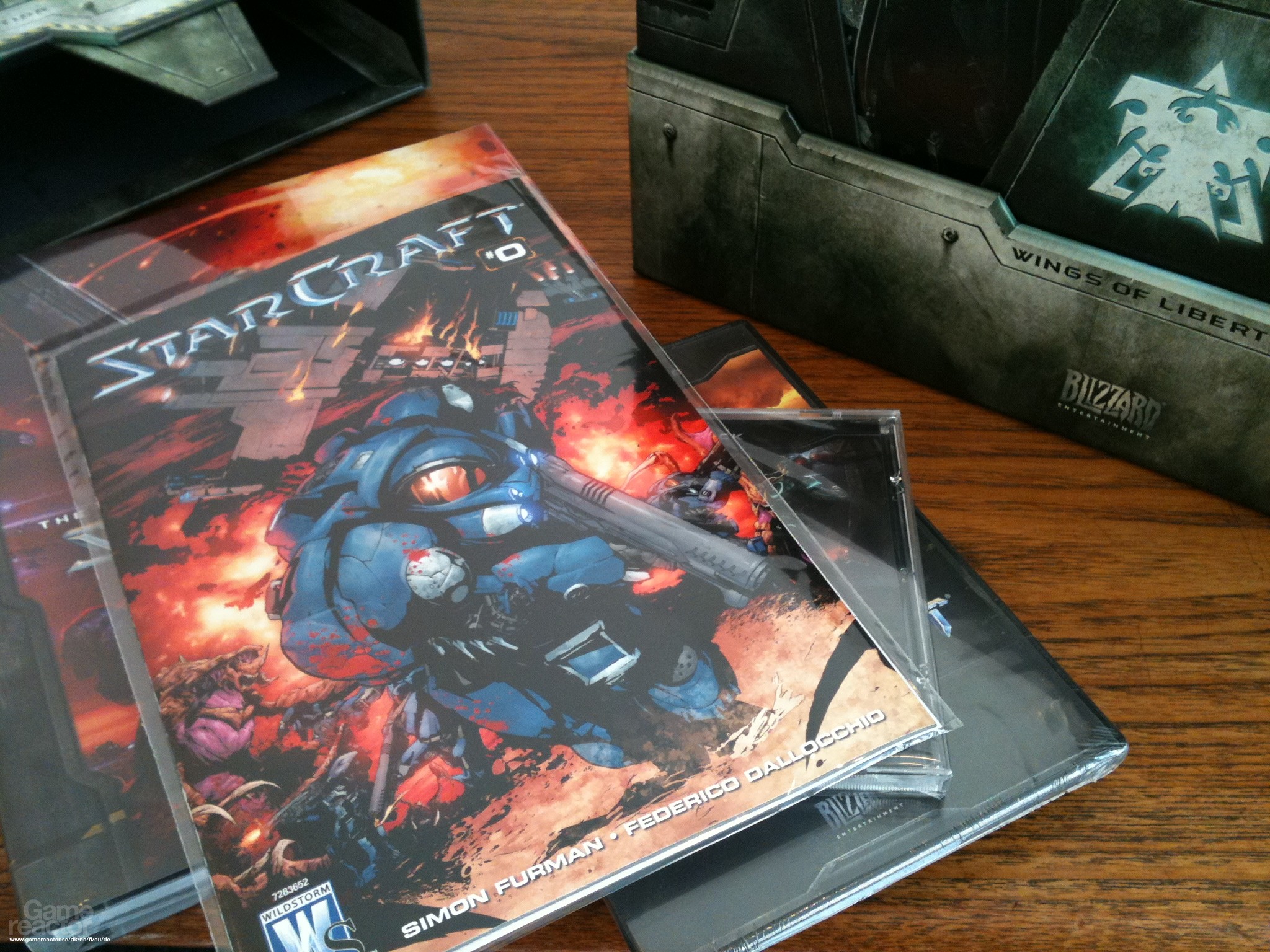 Starcraft II unboxing - Starcraft II: Wings of Liberty - Gamereactor