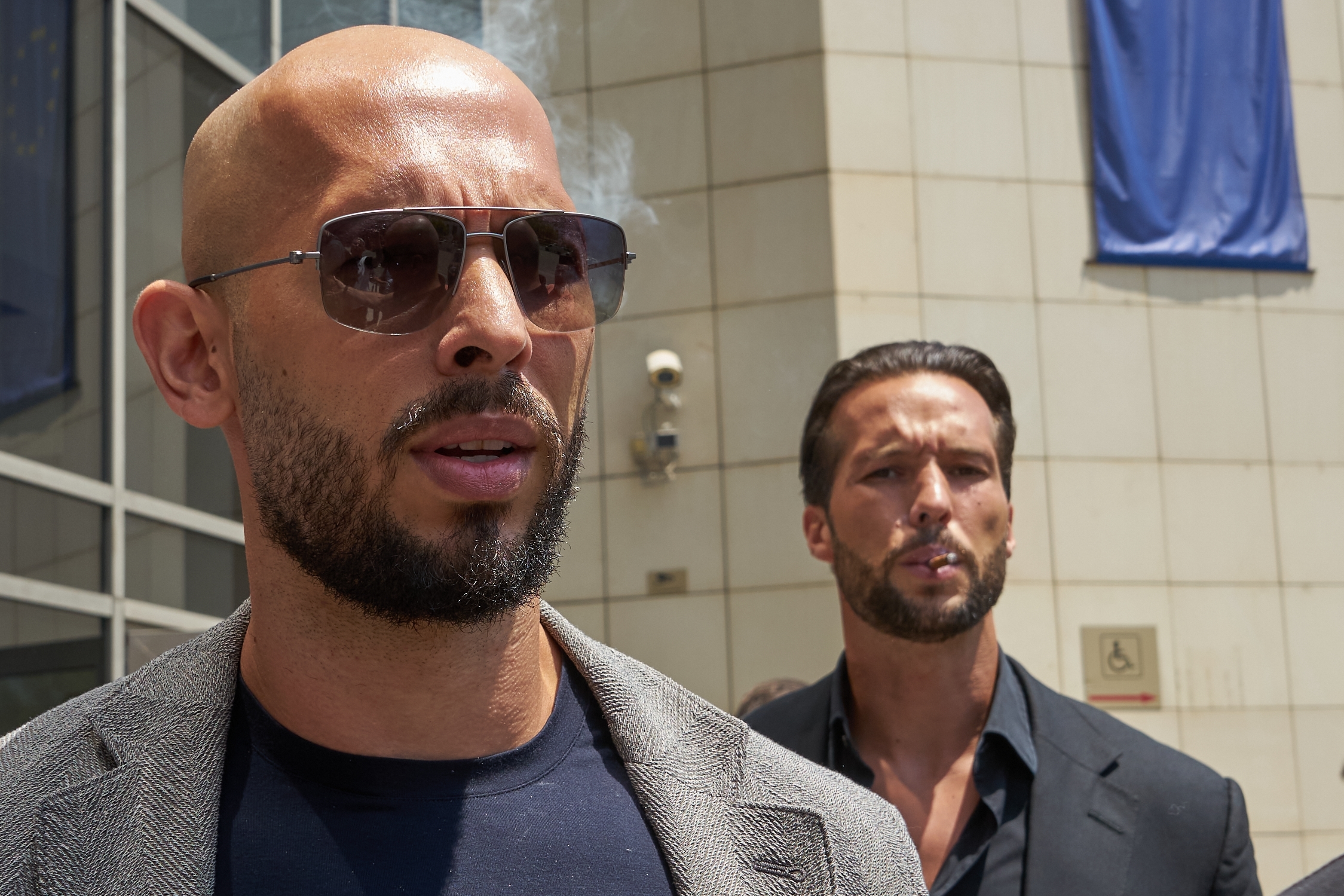 Tate brothers return to Romania for court appearance - - Gamereactor