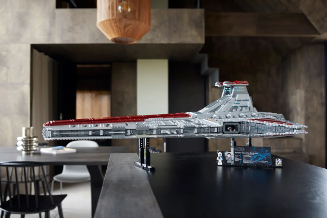 LEGO Star Wars Venator-Class Republic Attack Cruiser - - Gamereactor