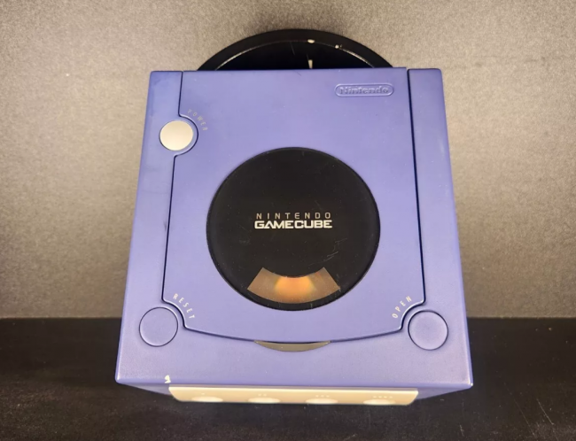Rare Nintendo Gamecube prototype from Space World 2000 listed on eBay ...