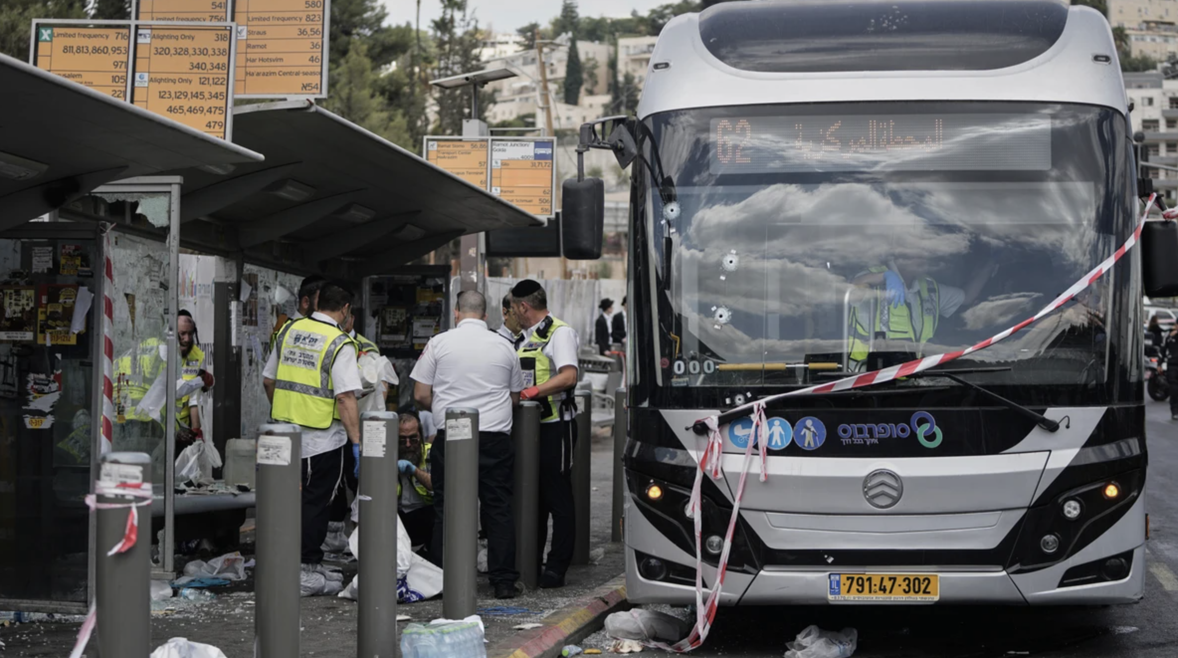 Palestinian gunmen open fire at bus stop in Jerusalem - - Gamereactor