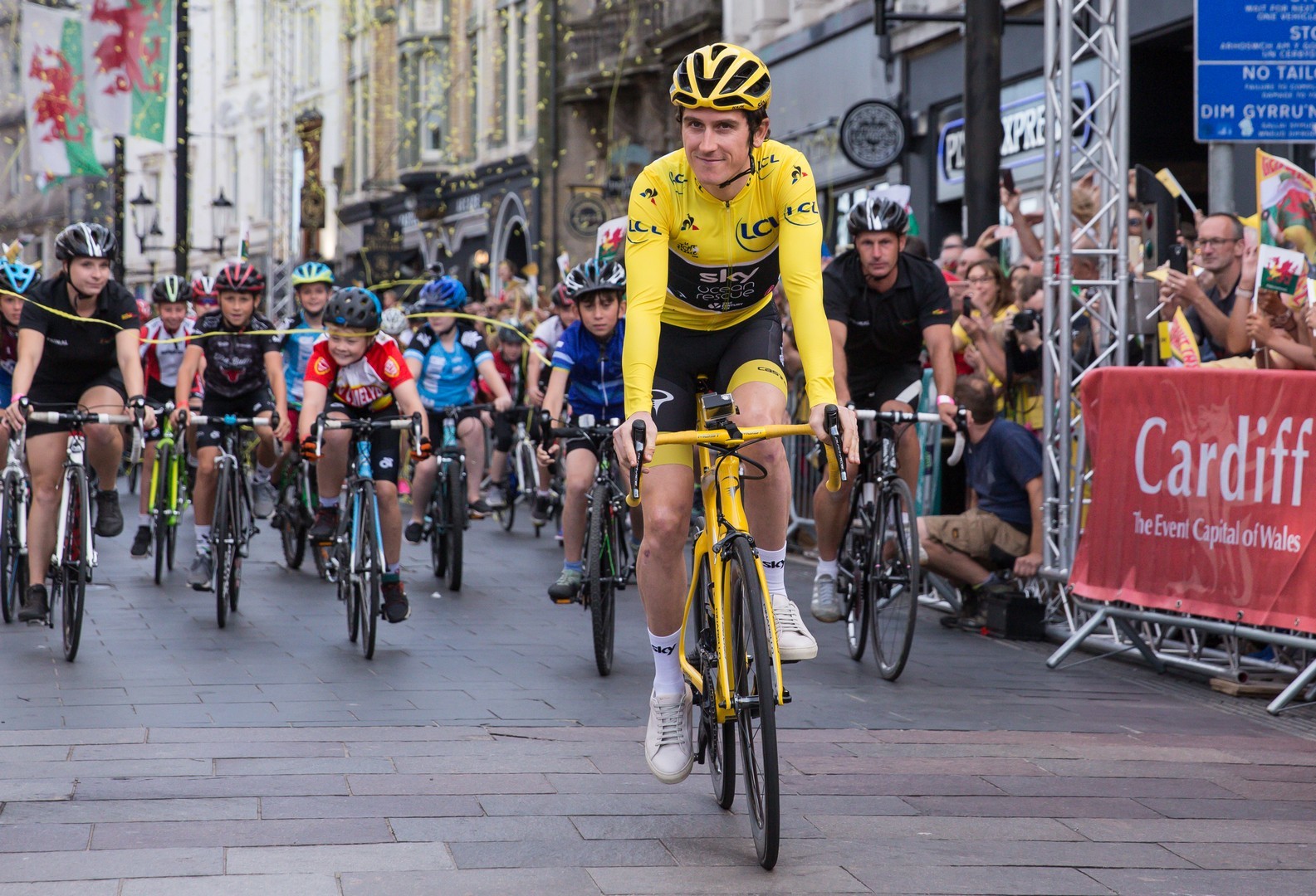 Geraint Thomas gets emotional retirement from cycling at home race in ...