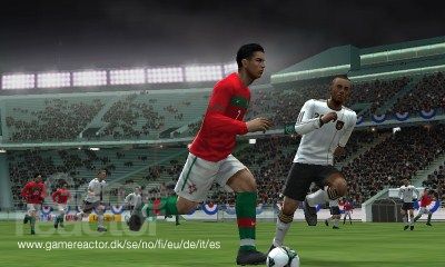 Pro Evolution Soccer 2011 3D Review - Gamereactor