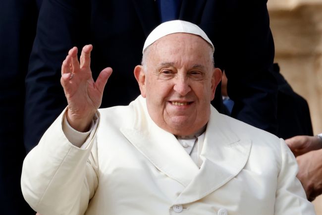 World leaders and thousands gather to bid farewell to Pope Francis - - Gamereactor
