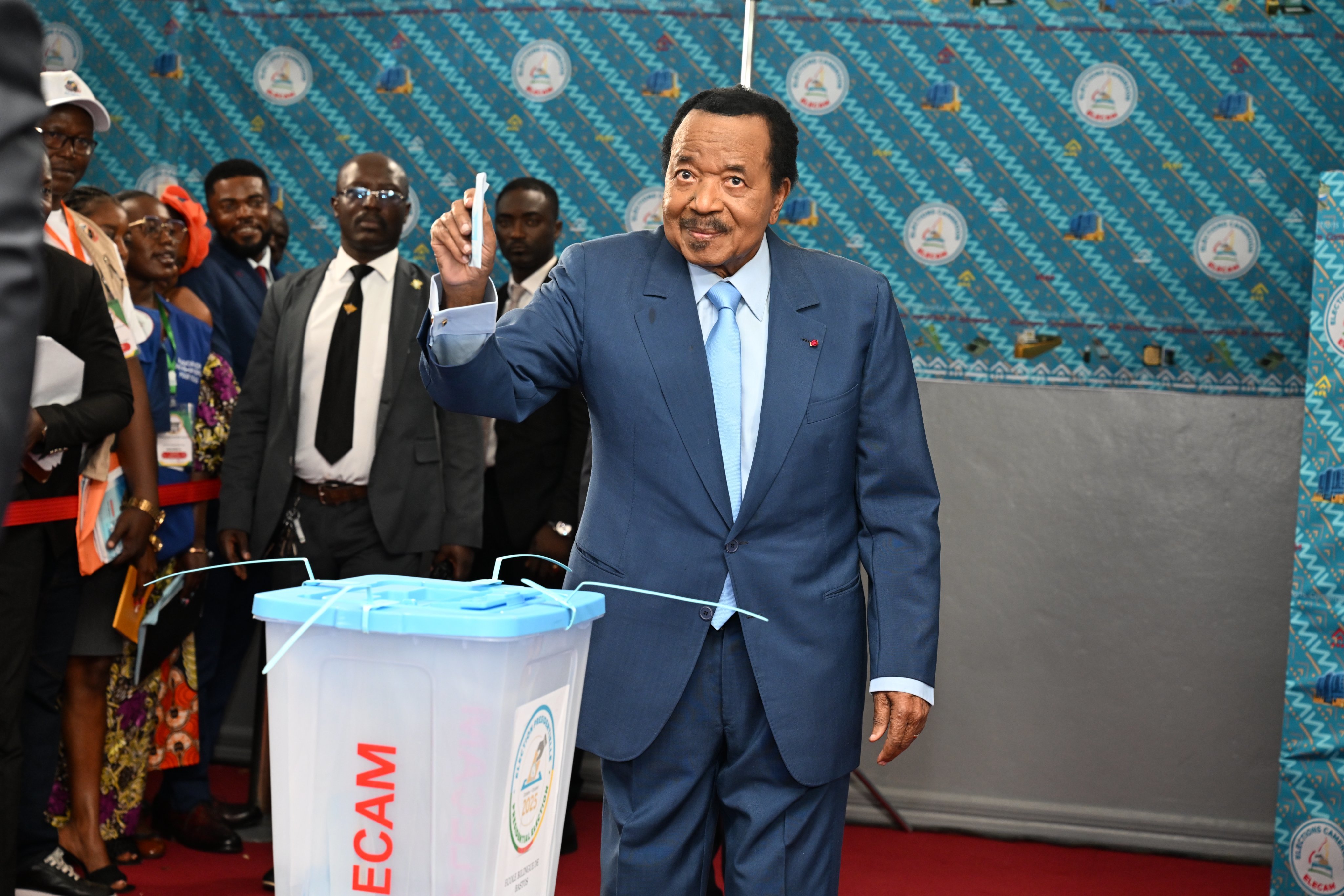 World's oldest president eyes another term in historic Cameroon election - - Gamereactor