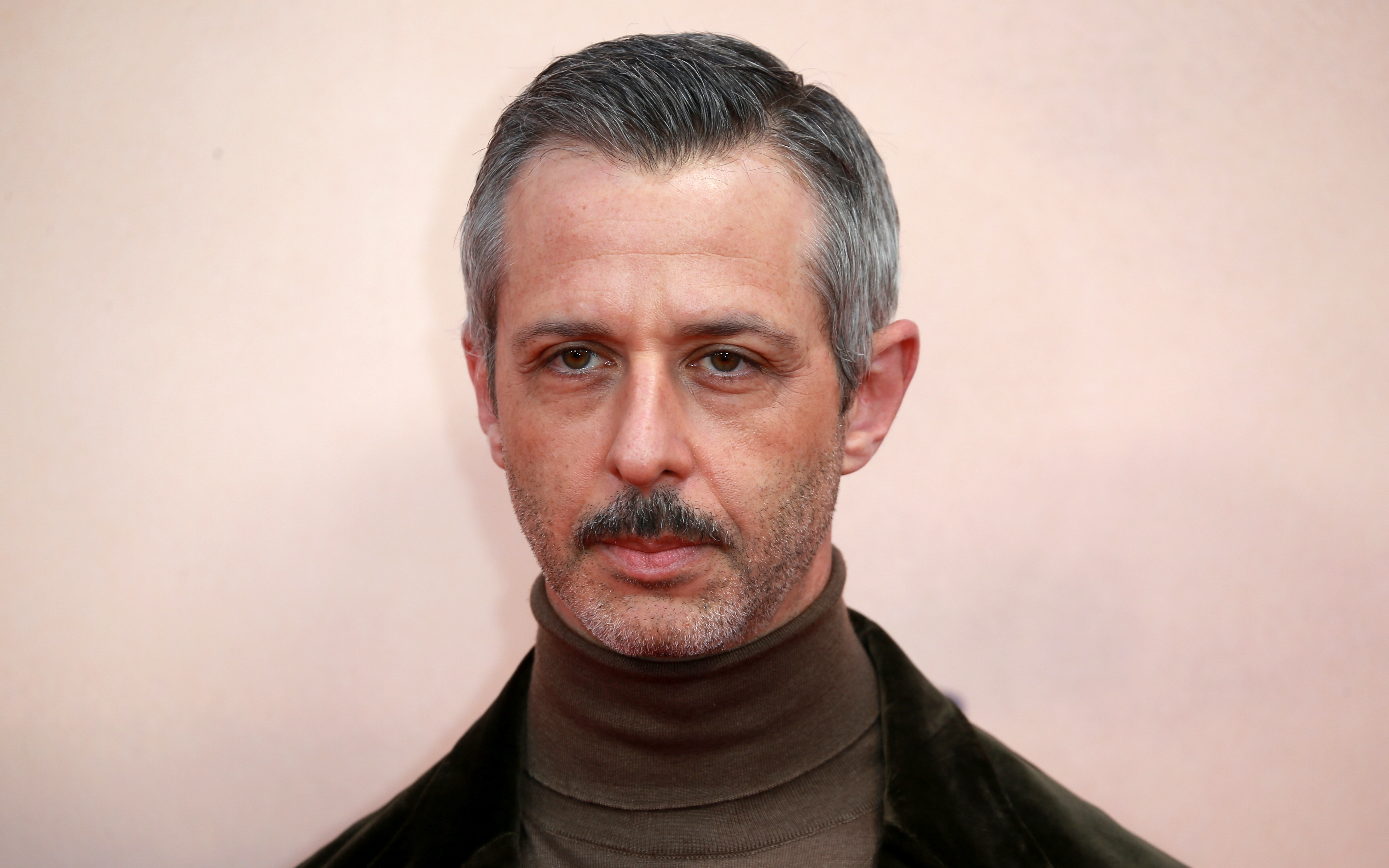 Jeremy Strong reflects on transformative role in Springsteen biopic ...