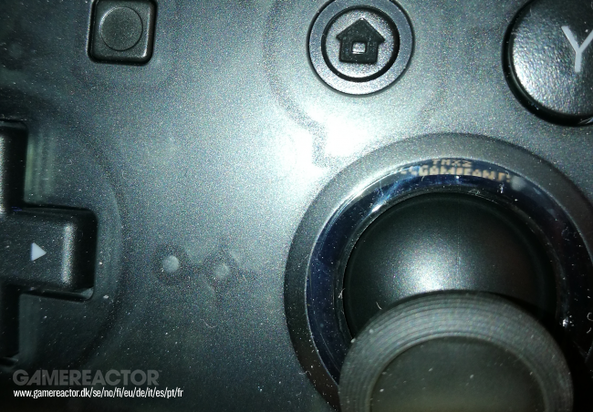 Hidden easter egg in the Nintendo Switch Pro Controller - - Gamereactor