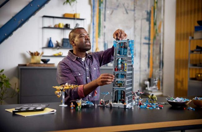 Lego's Marvel Avengers Tower is its tallest skyscraper yet - - Gamereactor