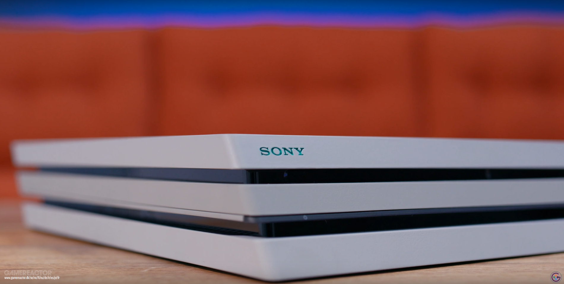 Check out the PlayStation 4 Pro Ultimate Retro Edition - - Gamereactor