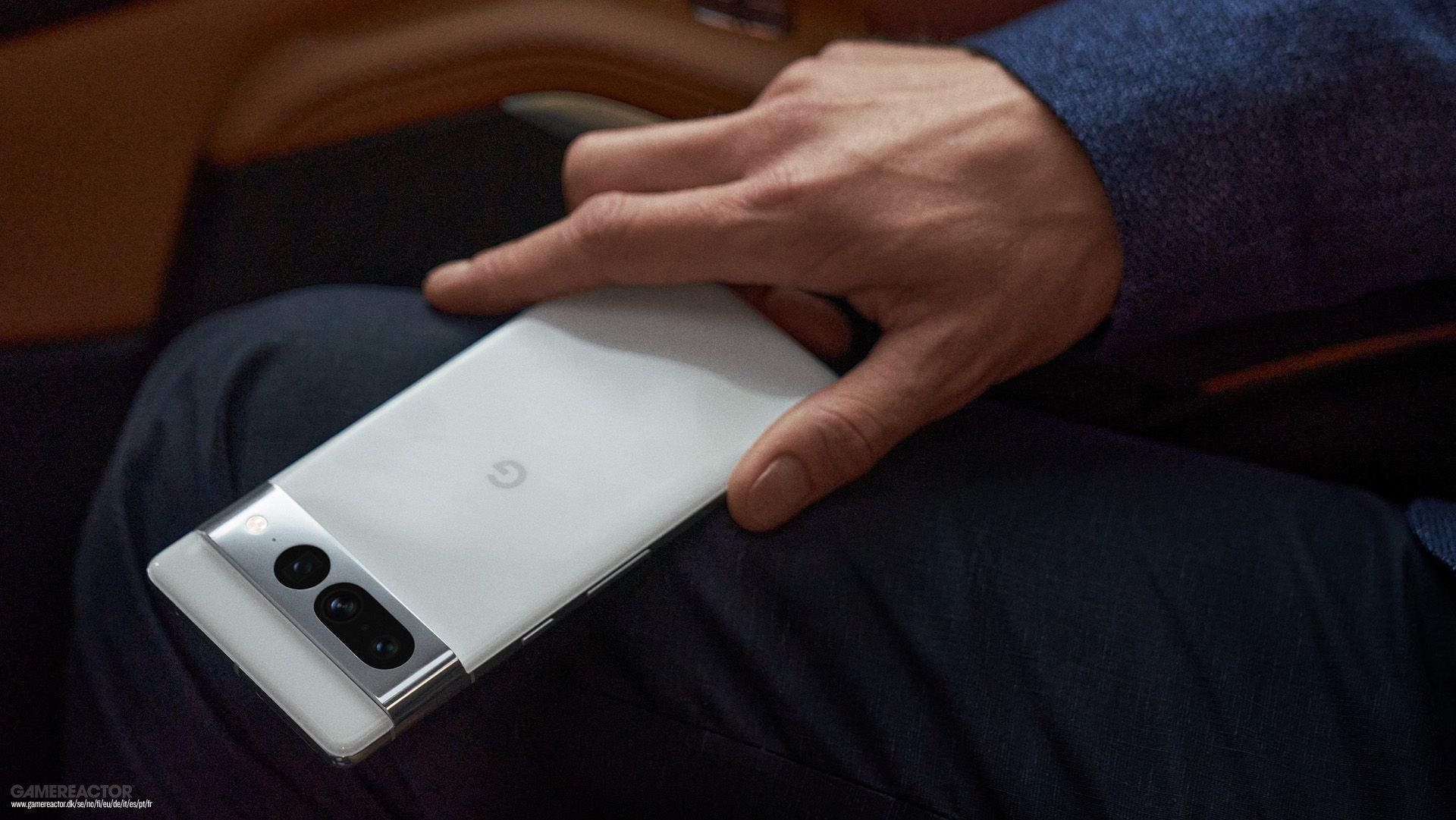 Google Pixel 7a Hands-On Video Leaks - - Gamereactor