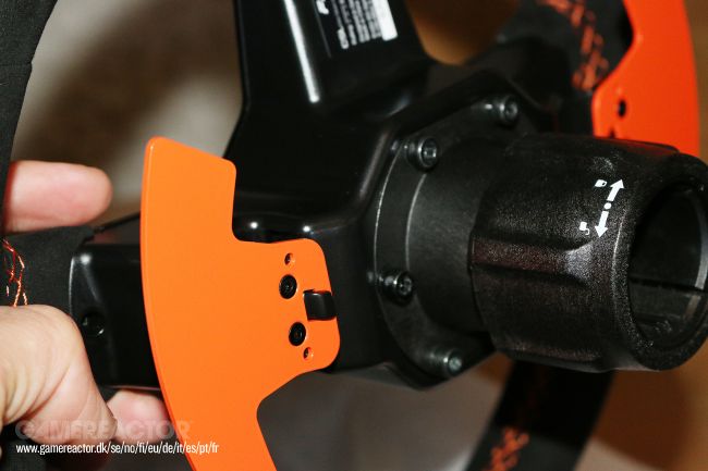 We take a look at the Fanatec CSL Elite WRC wheel - - Gamereactor