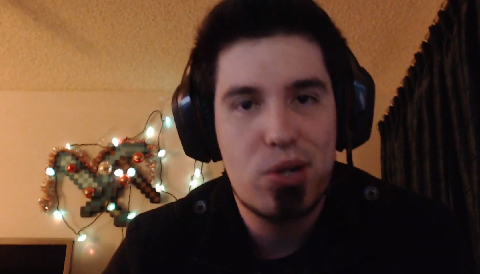 Armed police visit YouTuber's home after online hacks - - Gamereactor