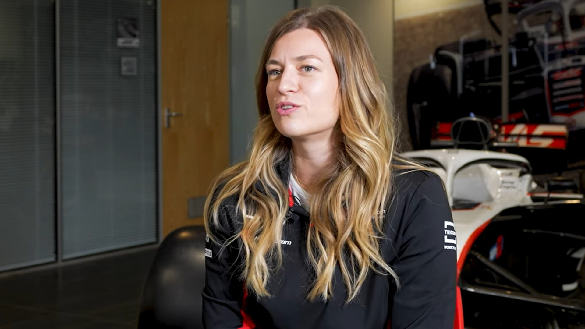 Laura Mueller becomes the first female Race Engineer in Formula 1 history - - Gamereactor