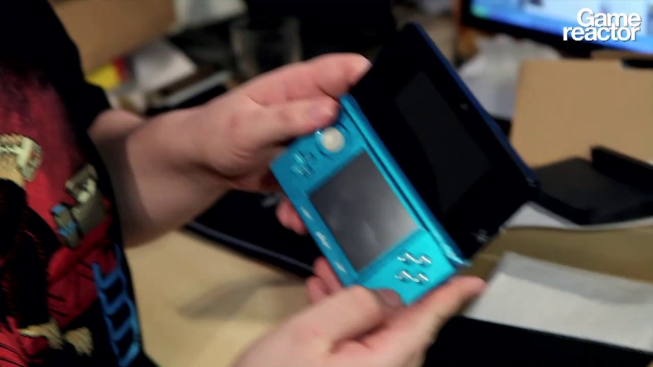 Nintendo 3DS unboxing - - Gamereactor